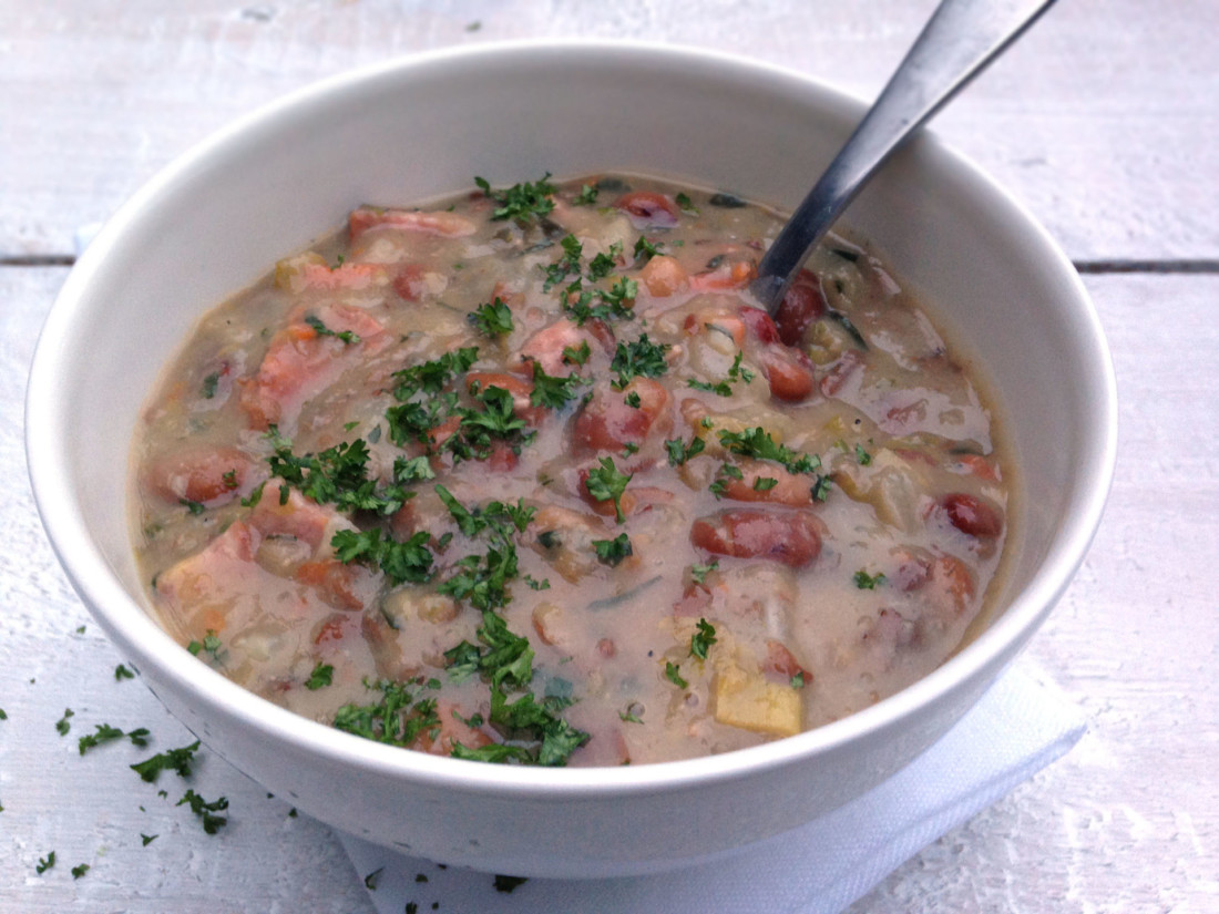 Italiaanse bruine bonensoep met rozemarijn - Uit de keuken van 8