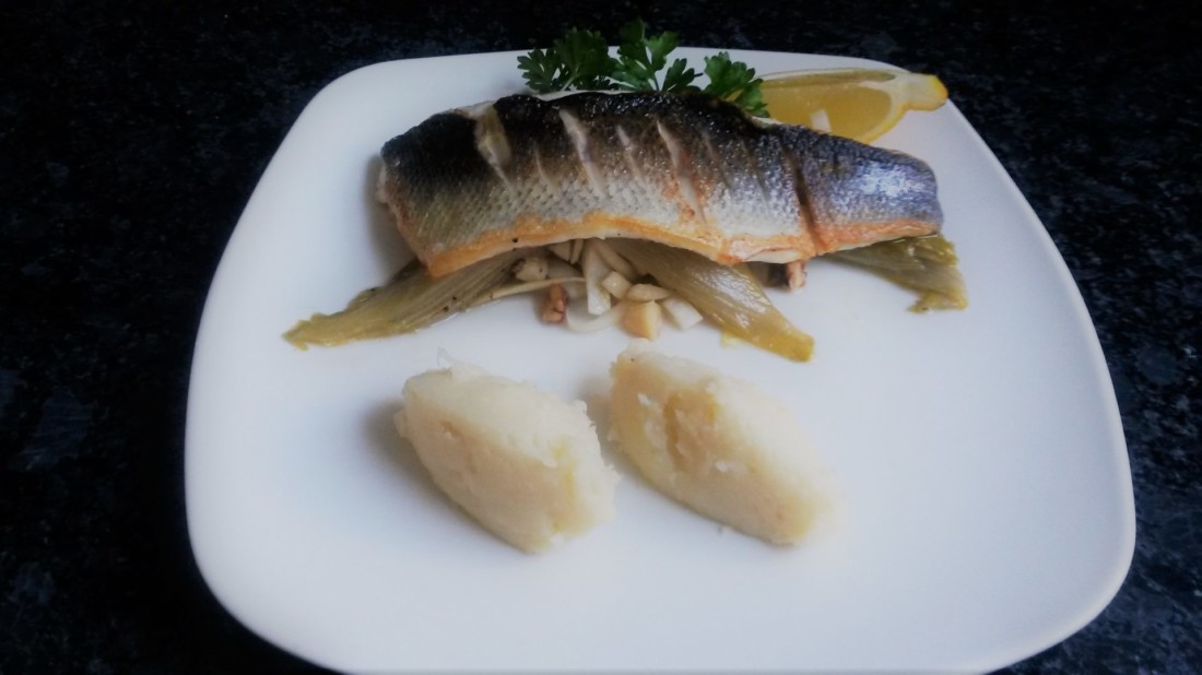 Zeebaarsfilet met witlof en pastinaakpuree - Uit de keuken van 8