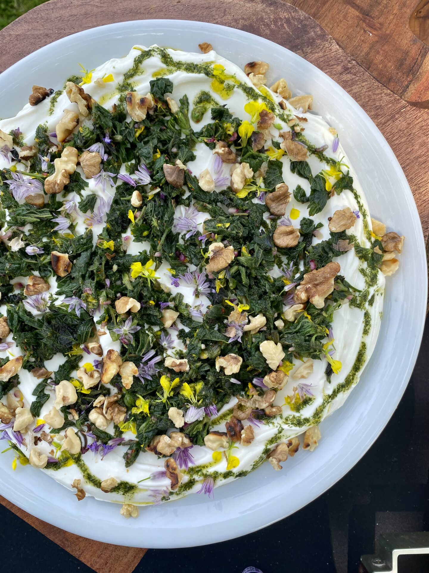 Labneh met brandnetelvinaigrette - Uit de keuken van 8